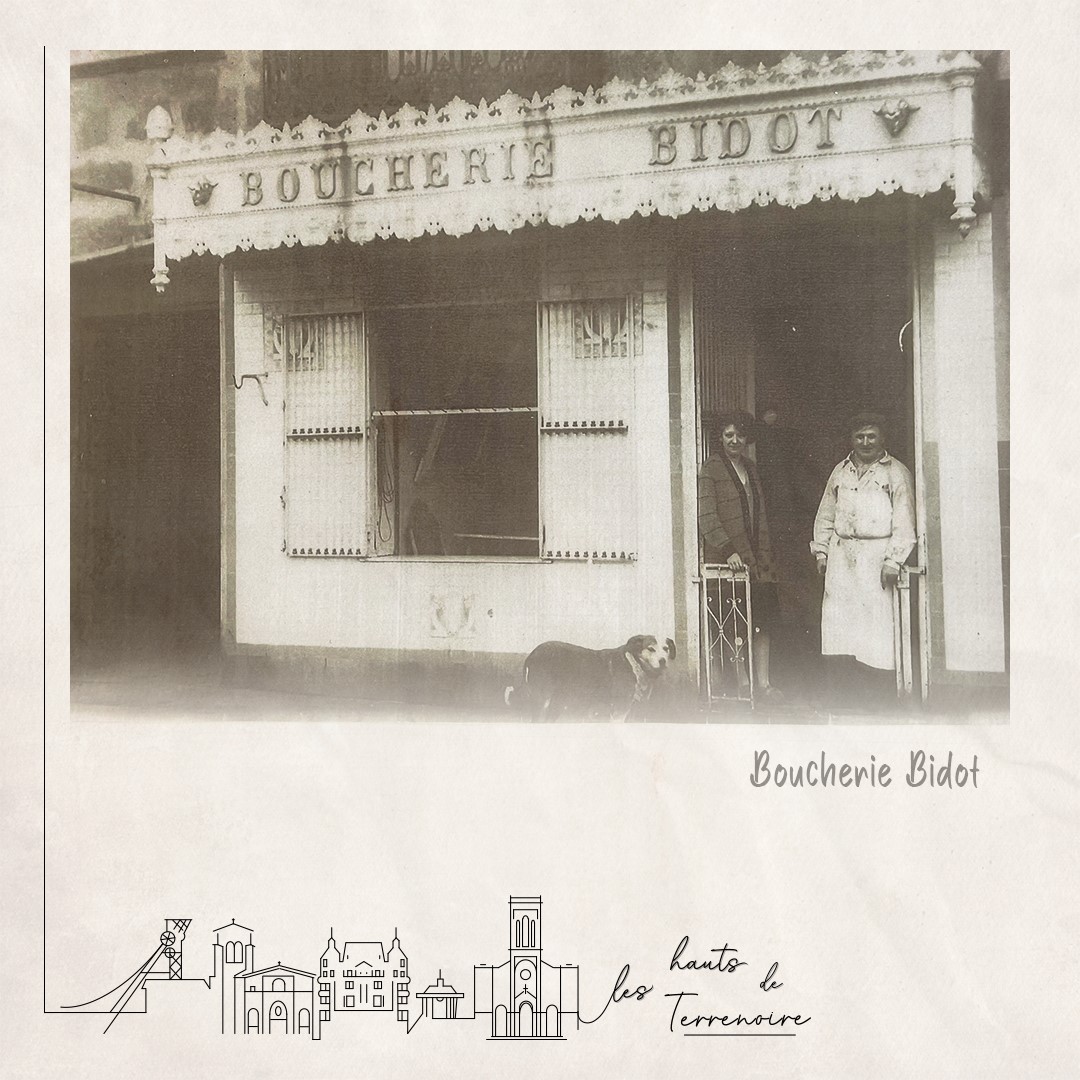 Mardi 8 août - Ca avance ! - Toit Forézien